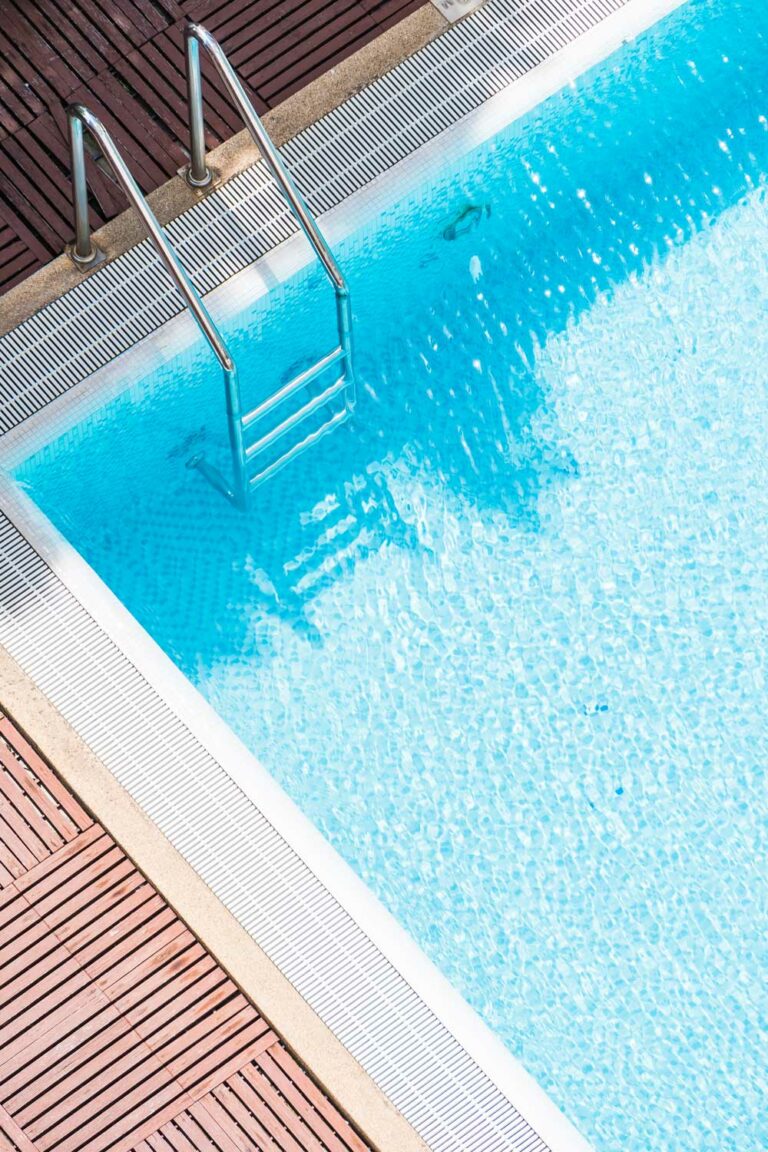 Piscines Provence Polyester - Installation et fabricant de piscines ...