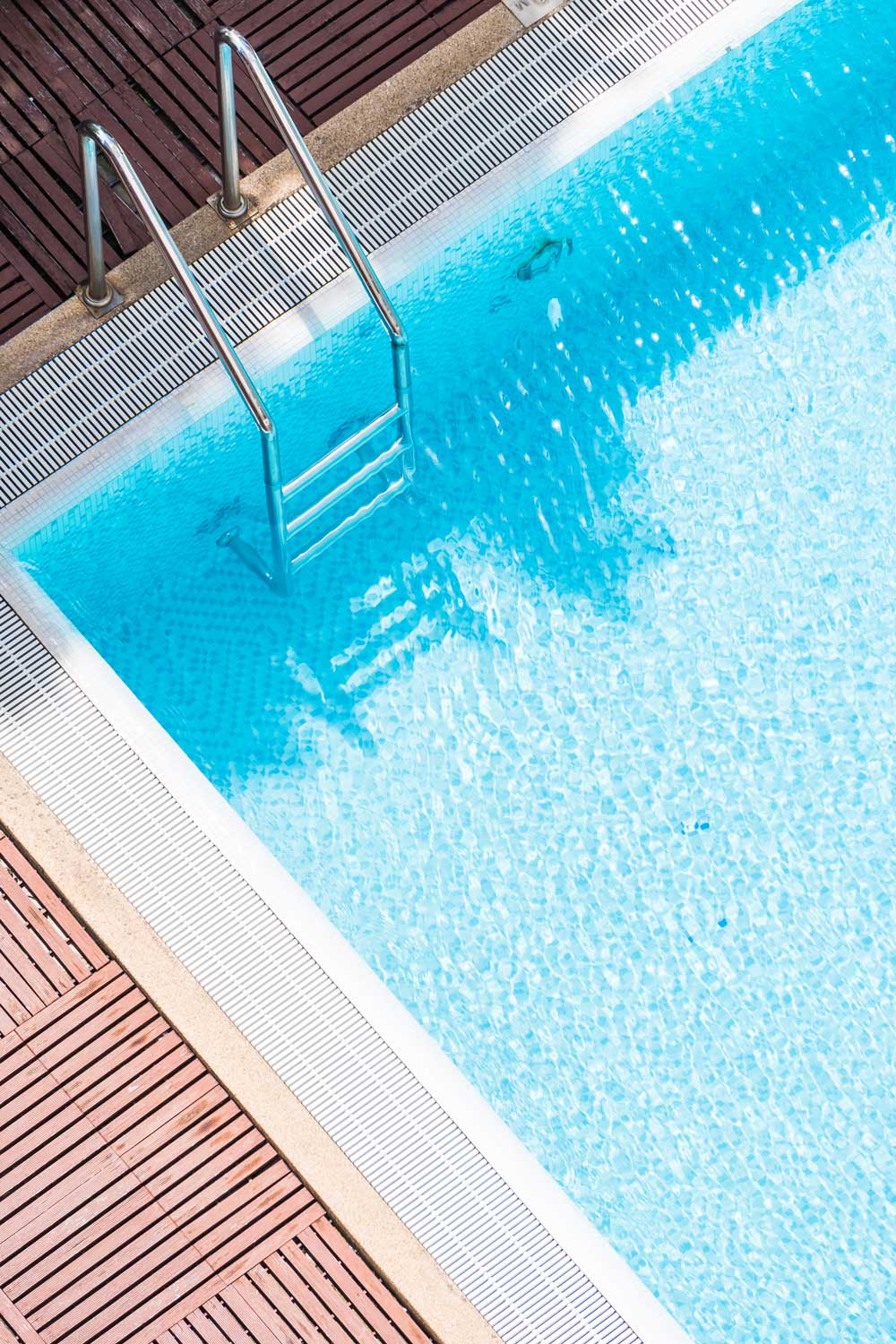 Piscines Provence Polyester - Installation et fabricant de piscines ...